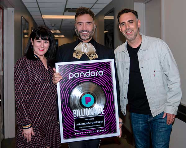 Alejandro Fernández: Reconocimiento de Pandora y Gira "Amor y Patria ...
